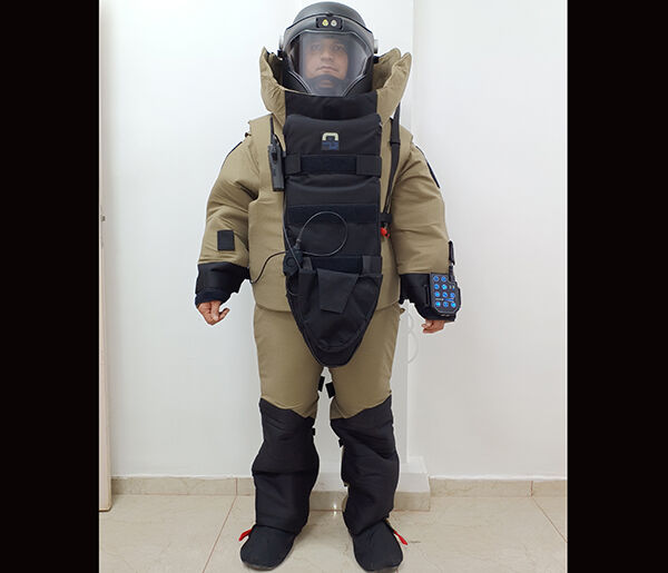 ಮಂಗಳೂರು ವಿಮಾನ ನಿಲ್ದಾಣದ ಎಎಸ್‌ಜಿಗೆ ʼಬಾಂಬ್ ಸೂಟ್ʼ | ``Bomb Suit'' for ...