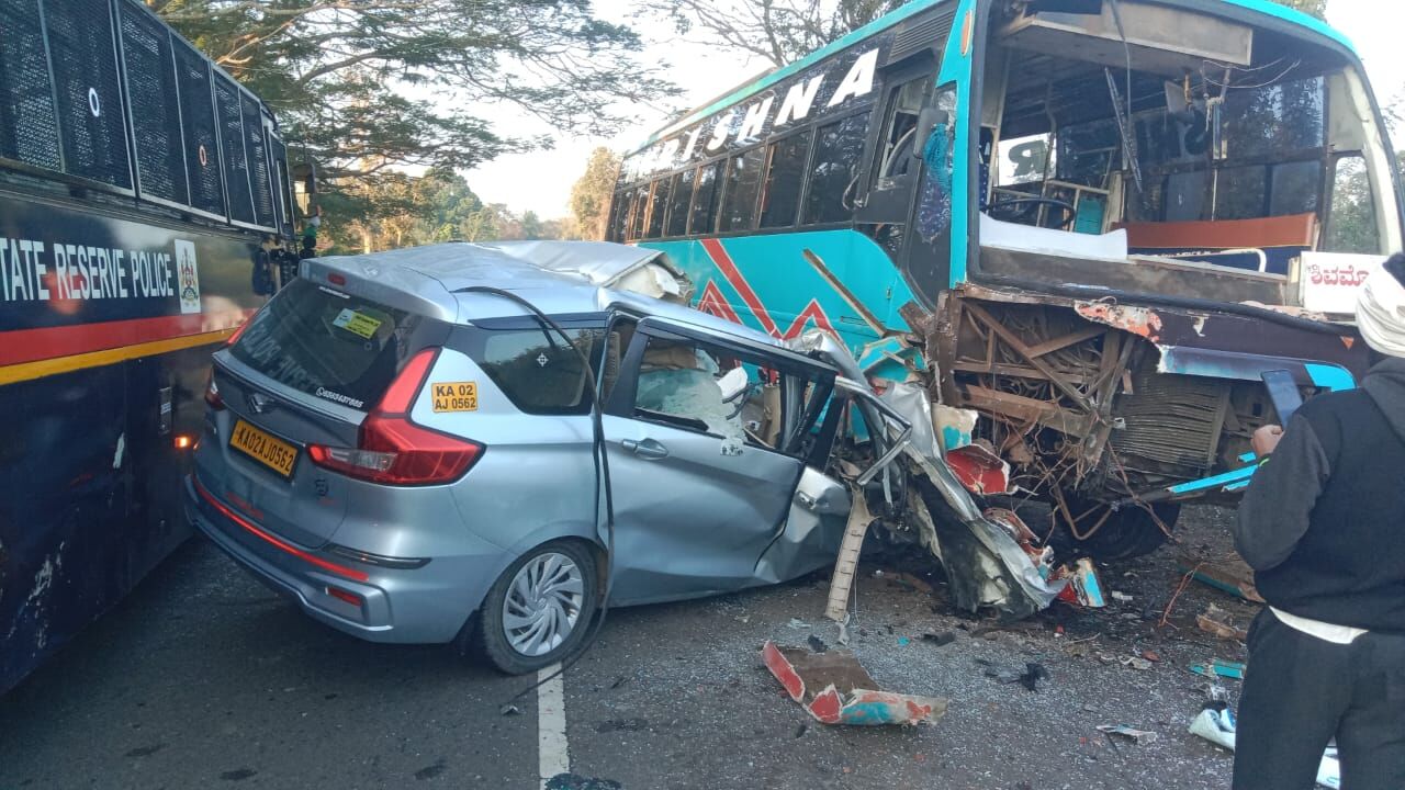 ಸಾಗರ: ಕಾರು-ಬಸ್ ಢಿಕ್ಕಿ; ಇಬ್ಬರು ಮೃತ್ಯು | Sagara: Car-bus collision; two dead