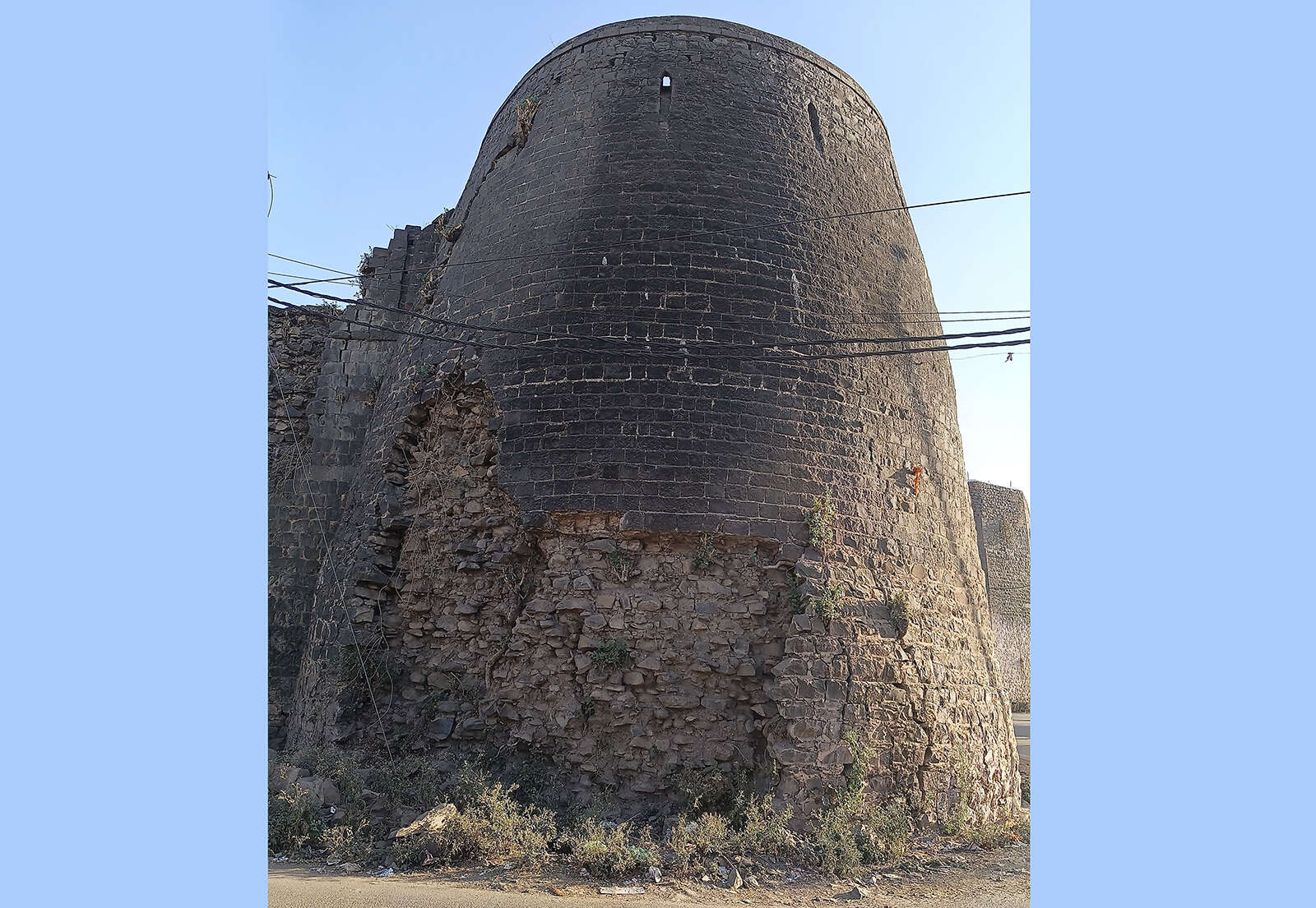 ಕುಸಿಯುವ ಭೀತಿಯಲ್ಲಿ ಭಾಲ್ಕಿ ಕೋಟೆ: ಆತಂಕದಲ್ಲಿ ಸಾರ್ವಜನಿಕರು | Bhalki Fort ...