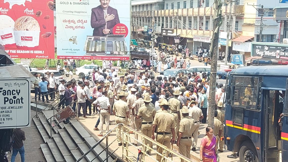 ಪುತ್ತೂರಿನಲ್ಲಿ ಬಲವಂತದ ಬಂದ್ ಯತ್ನ: ಪೊಲೀಸರಿಂದ ತಡೆ | Forced bandh attempt in ...