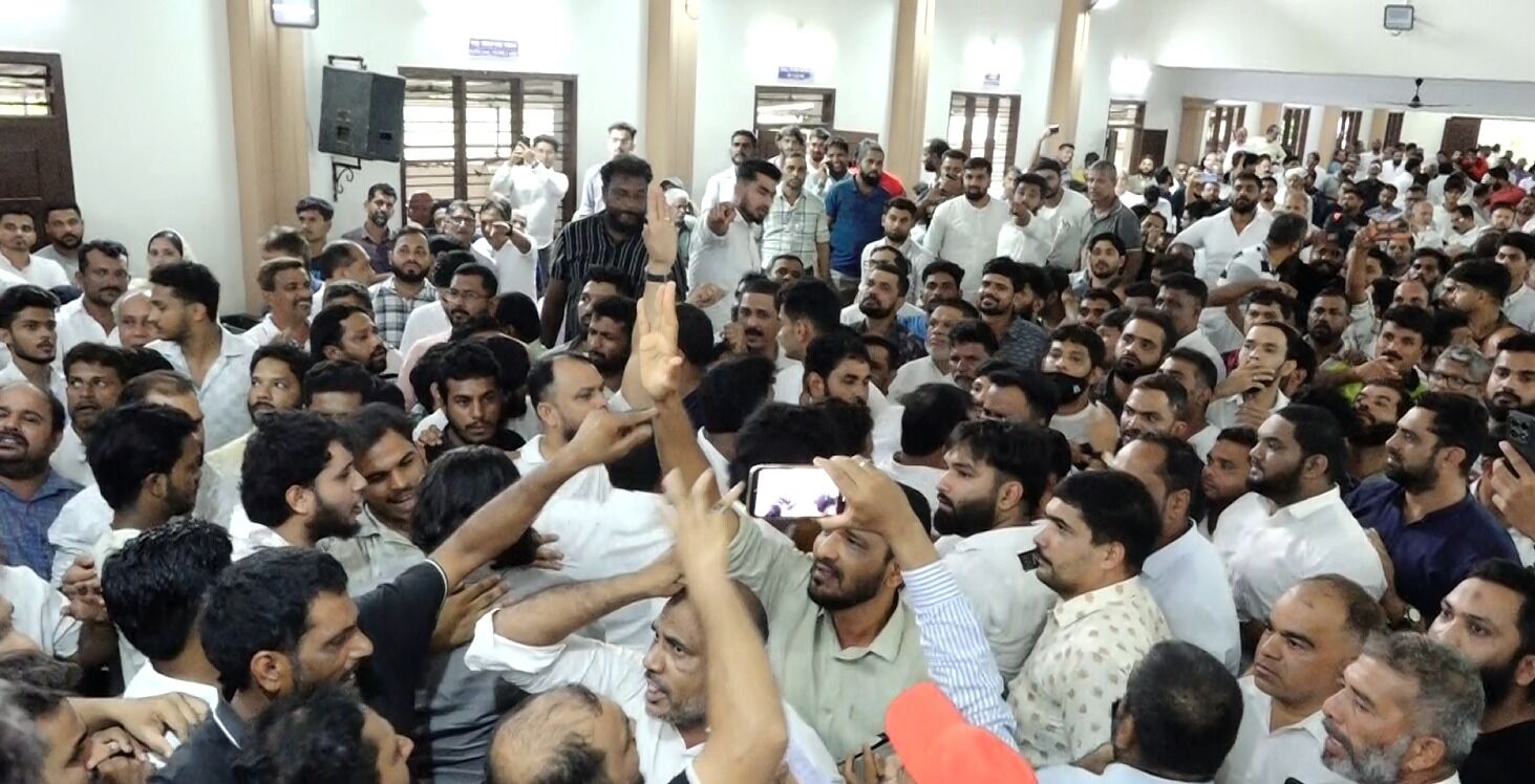 ಮಂಗಳೂರು | ಕಾಂಗ್ರೆಸ್ ಹುದ್ದೆಗಳಿಗೆ ಮುಸ್ಲಿಂ ಮುಖಂಡರ ಸಾಮೂಹಿಕ ರಾಜೀನಾಮೆ ...